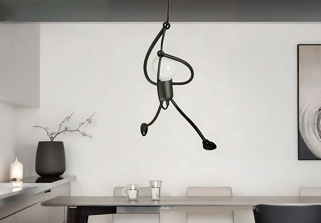 Plafonnier original avec un design de bonhomme suspendu • Plafonnier ...